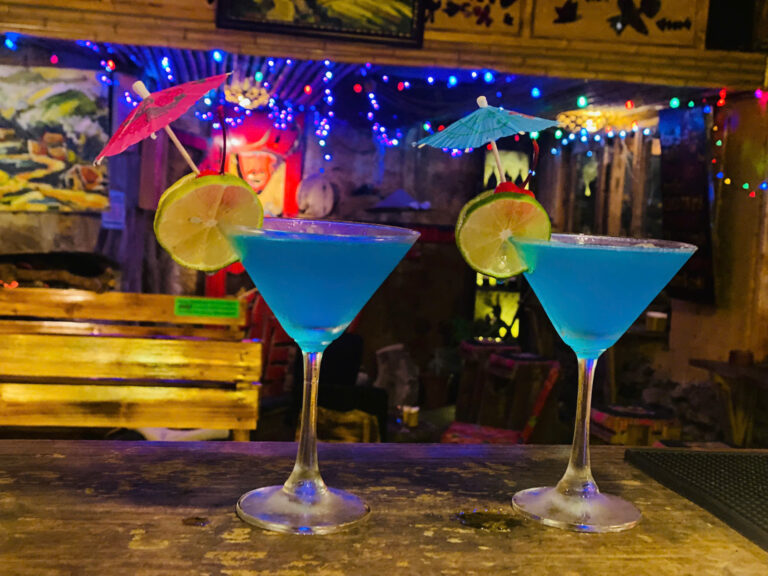 REACH US - Color Bar Sapa